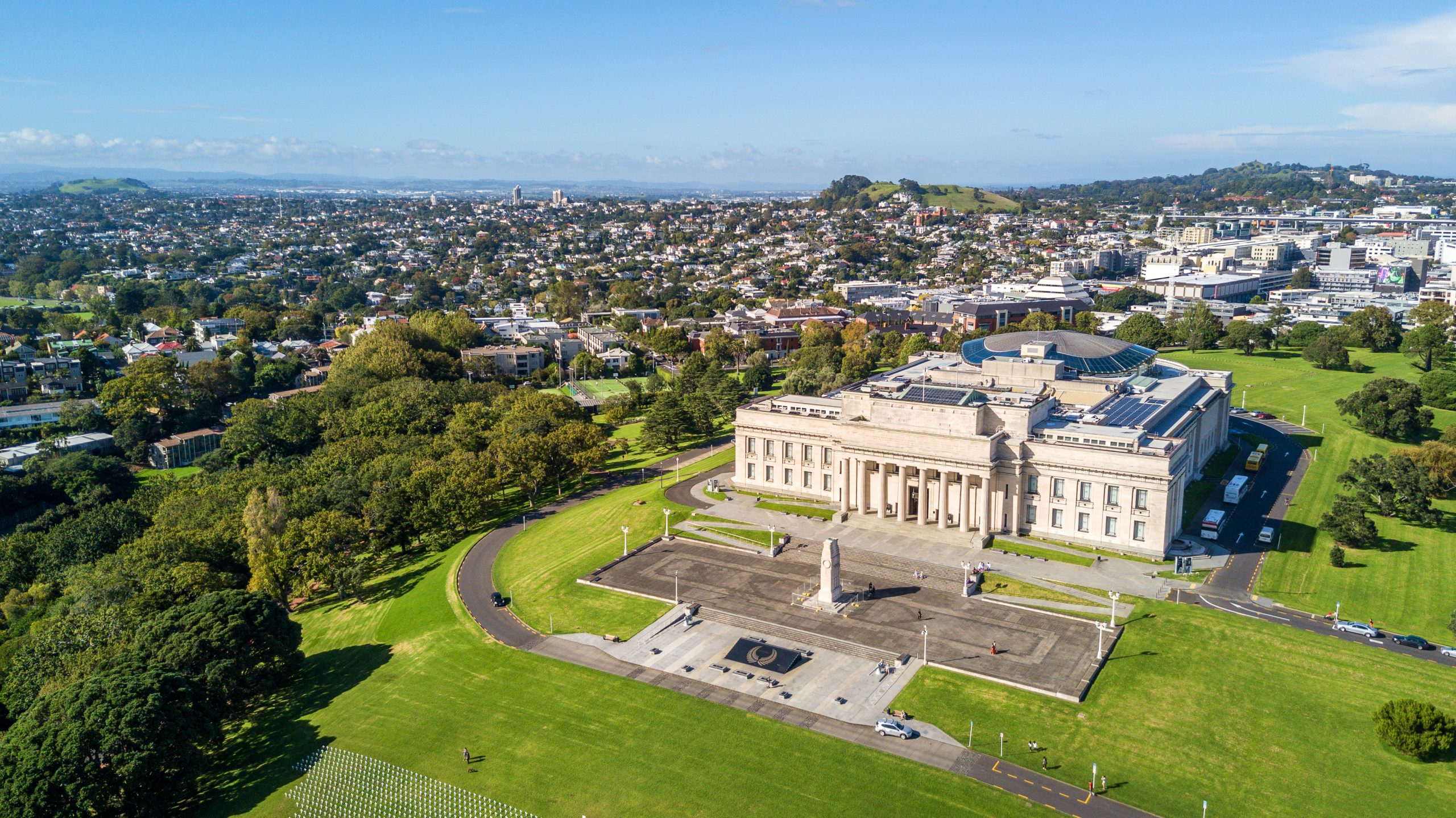 Walking Tour - LyLo Auckland
